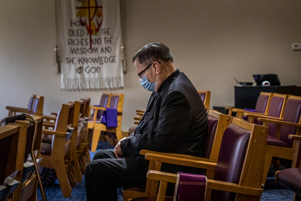 Retired priests find joy in helping at parishes - St. Louis Review
