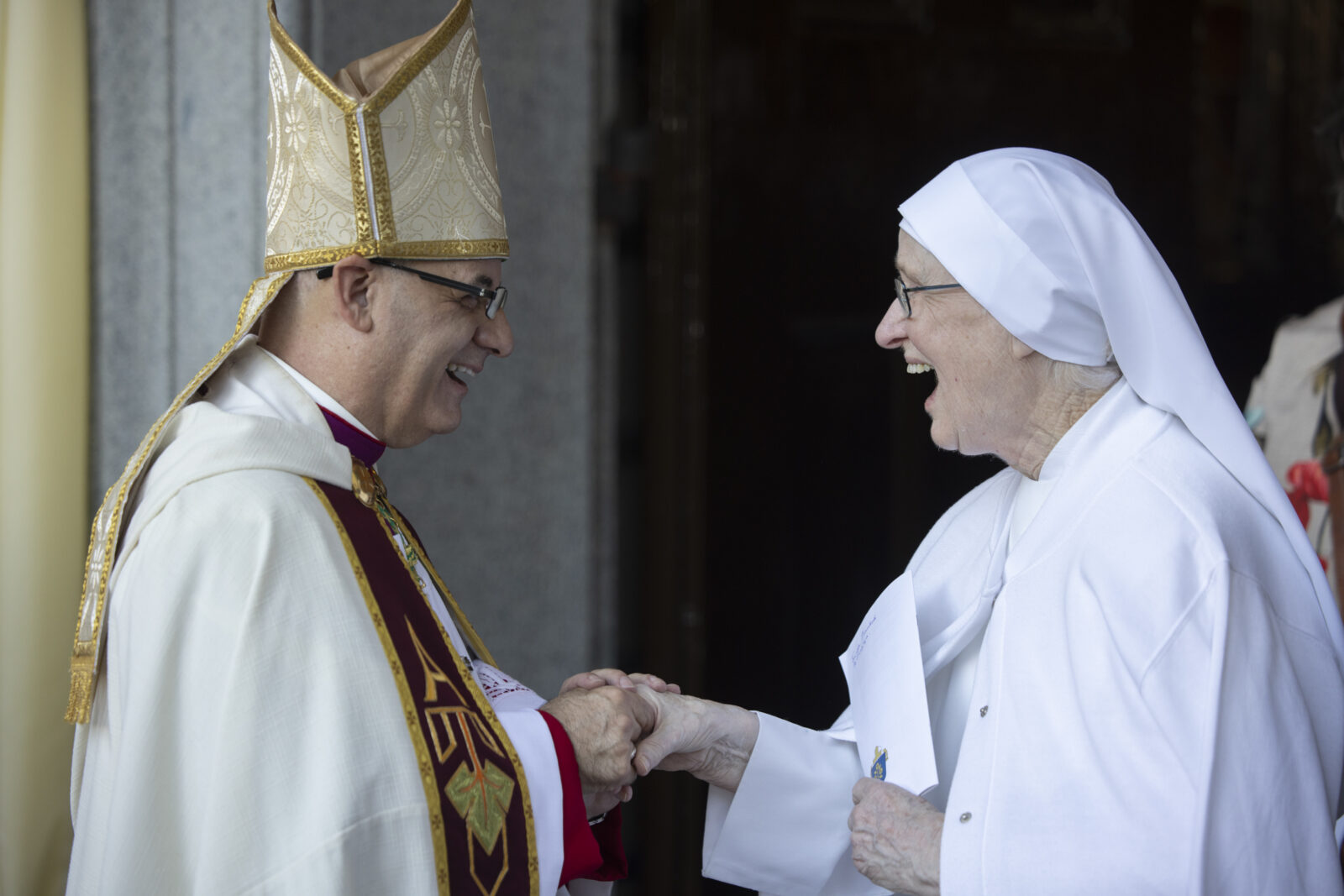 A knock on the door, a warm welcome - St. Louis Review