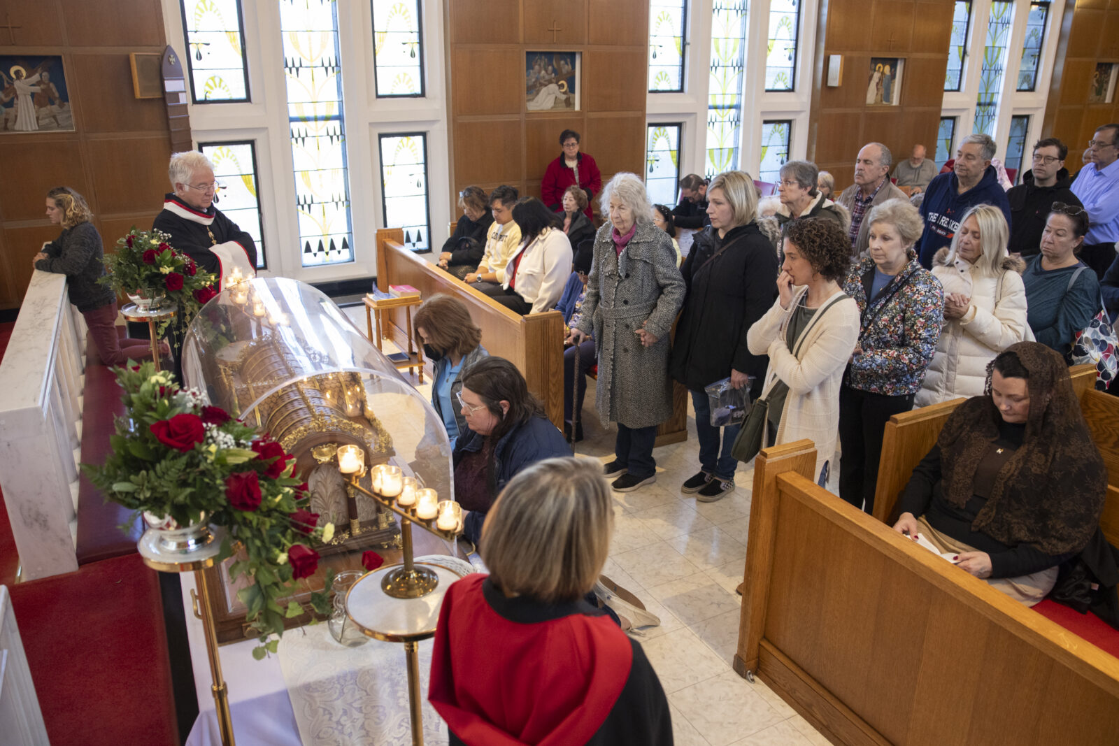 Faithful flock to the Little Flower as relics stop in St. Louis - St ...