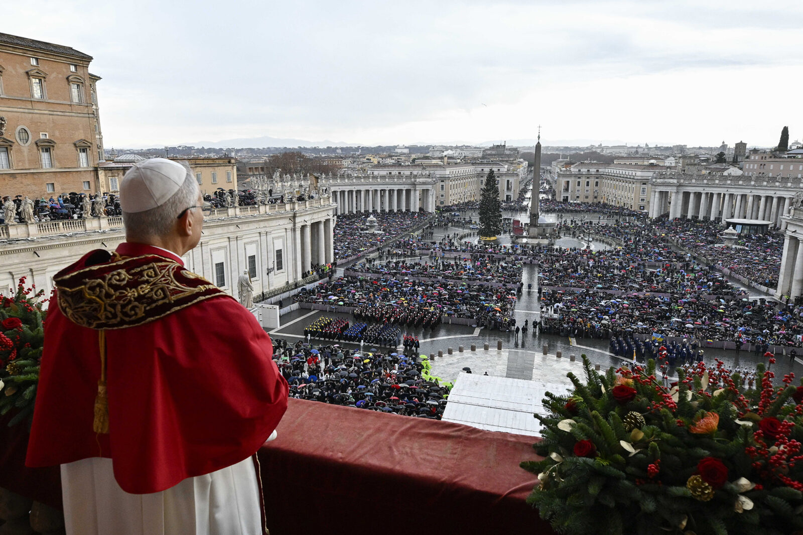 Pope Leo XIV's Christmas message: Open your hearts to baby Jesus and ...